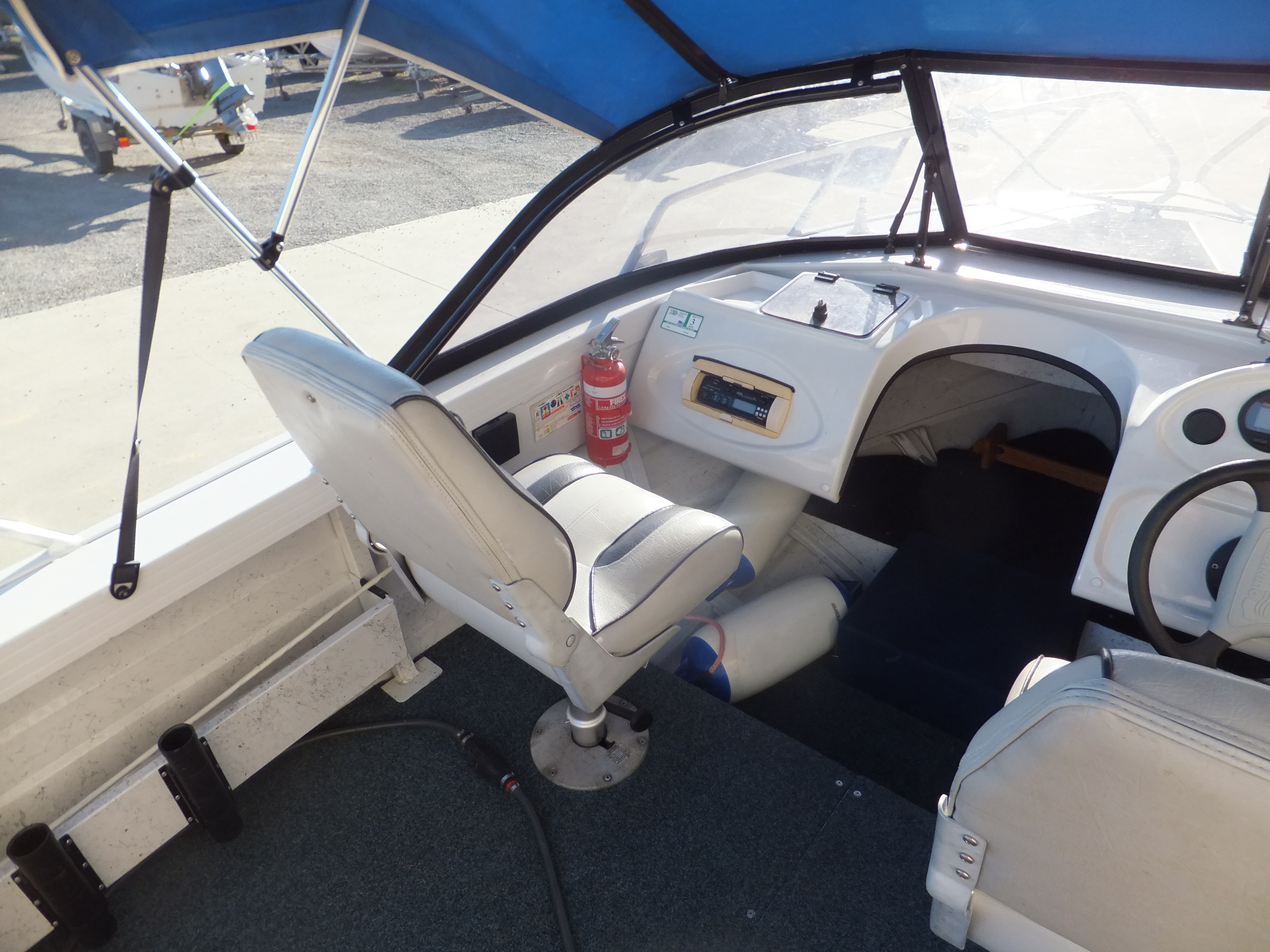 2001 Quintrex 455 Escape CV Ex Peterson 011 - Boats And More | Shepparton & Echuca